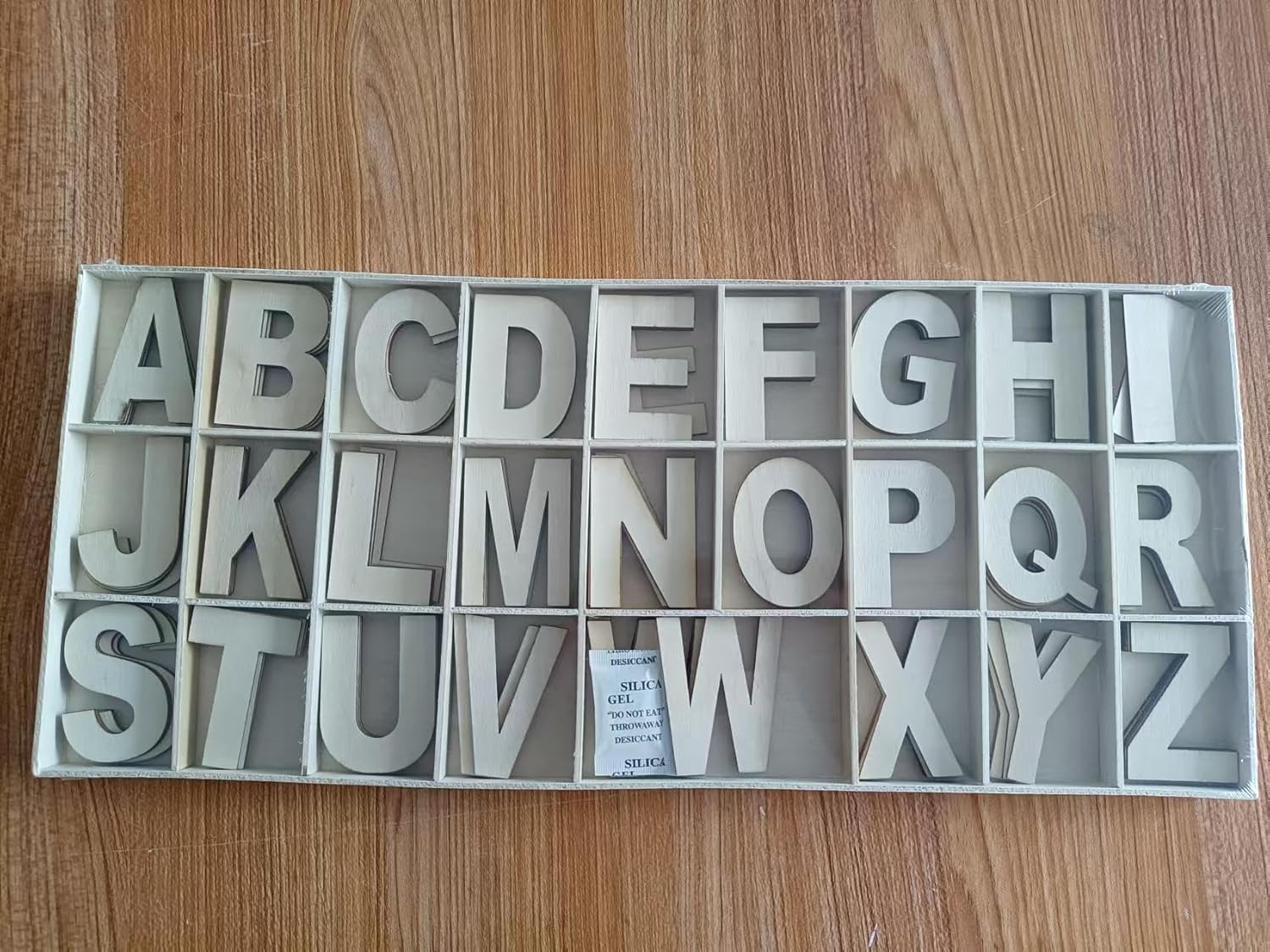 [RESIGILAT] Relaxdays Set Litere Lemn, 104 Piese, Litere Mari AZ – MOKA